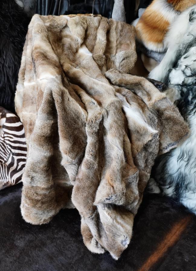 Naturally Luxurious -A Beautiful Shades of Brown - Full Pelt 1800mm x ...
