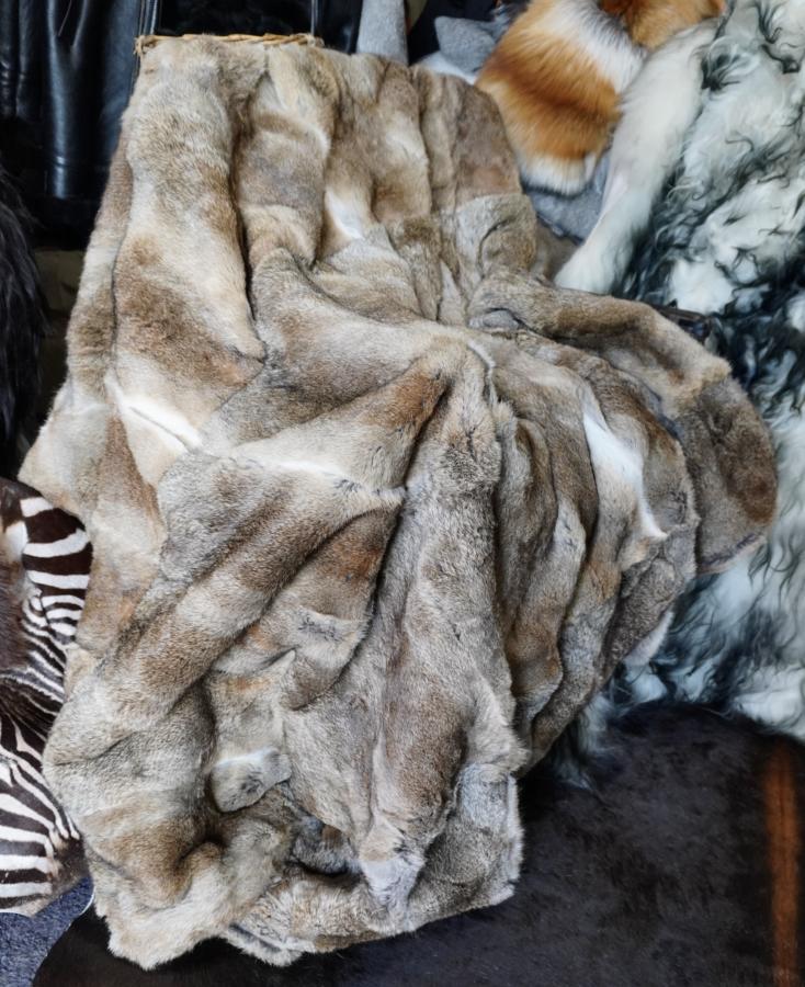 Naturally Luxurious -A Beautiful Shades of Brown - Full Pelt 1800mm x ...